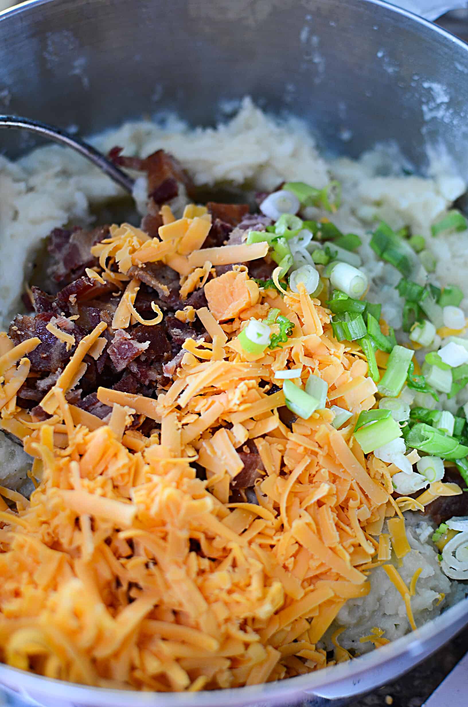 Yummy Instant Pot Loaded Mashed Potatoes