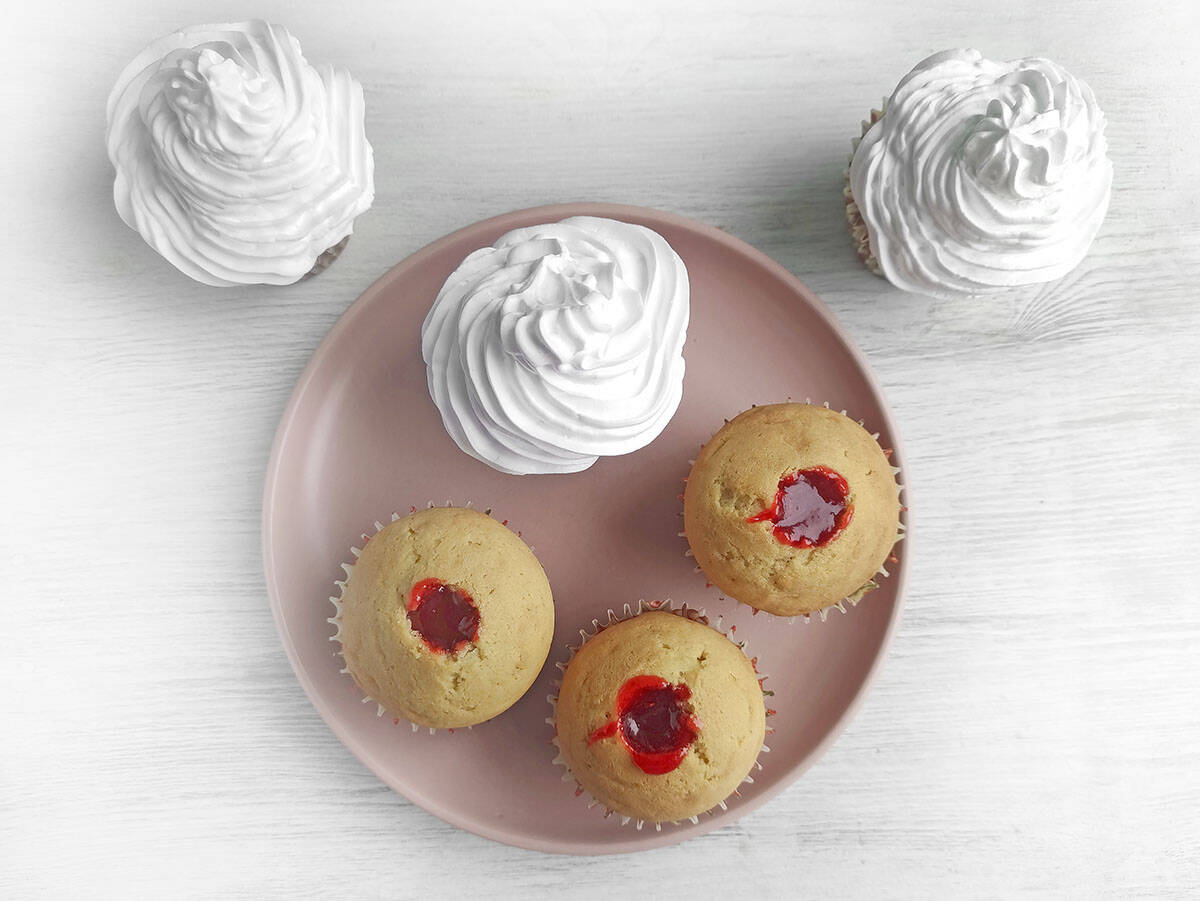 Easy Strawberry Eton Mess Cupcakes Make Us Happy!