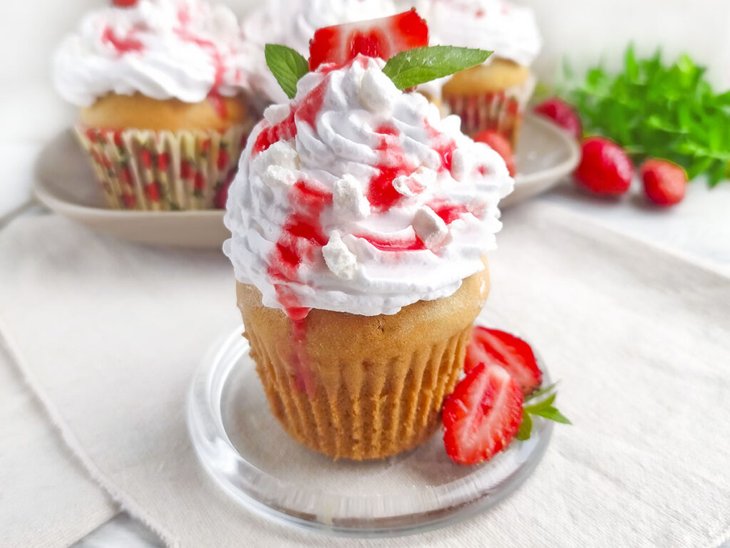 Easy Strawberry Eton Mess Cupcakes Make Us Happy!