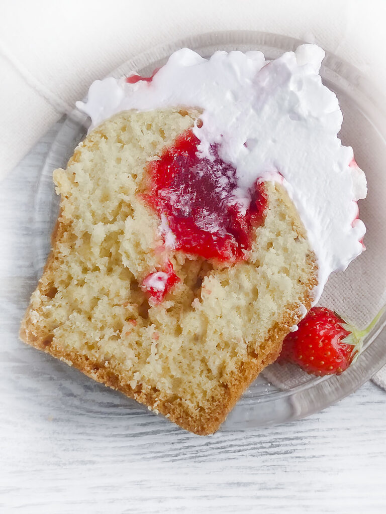 Easy Strawberry Eton Mess Cupcakes Make Us Happy!